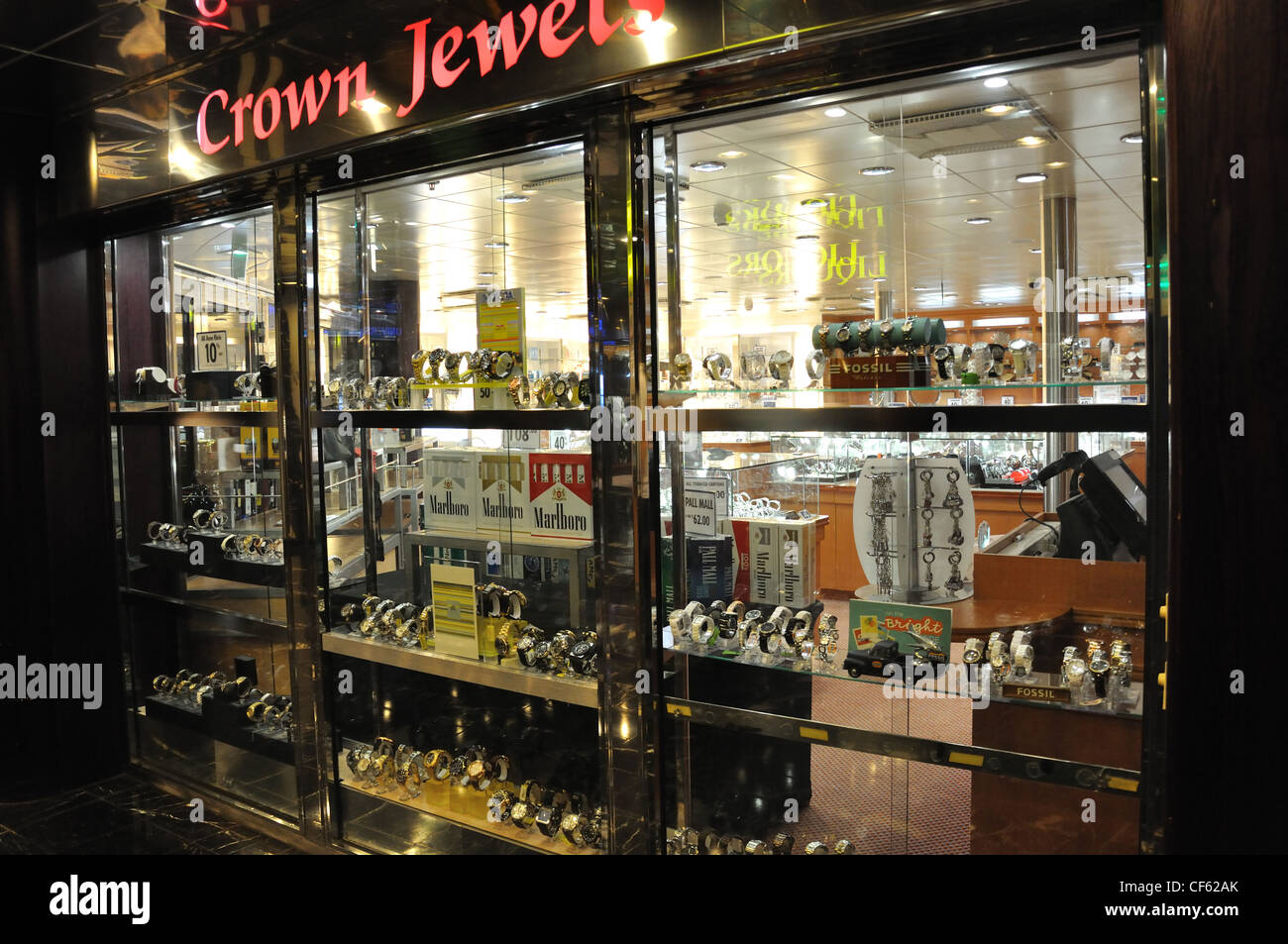 Cruise ship store Stock Photo - Alamy