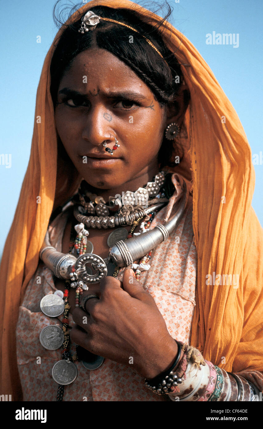 Gypsy girl hi-res stock photography and images - Alamy