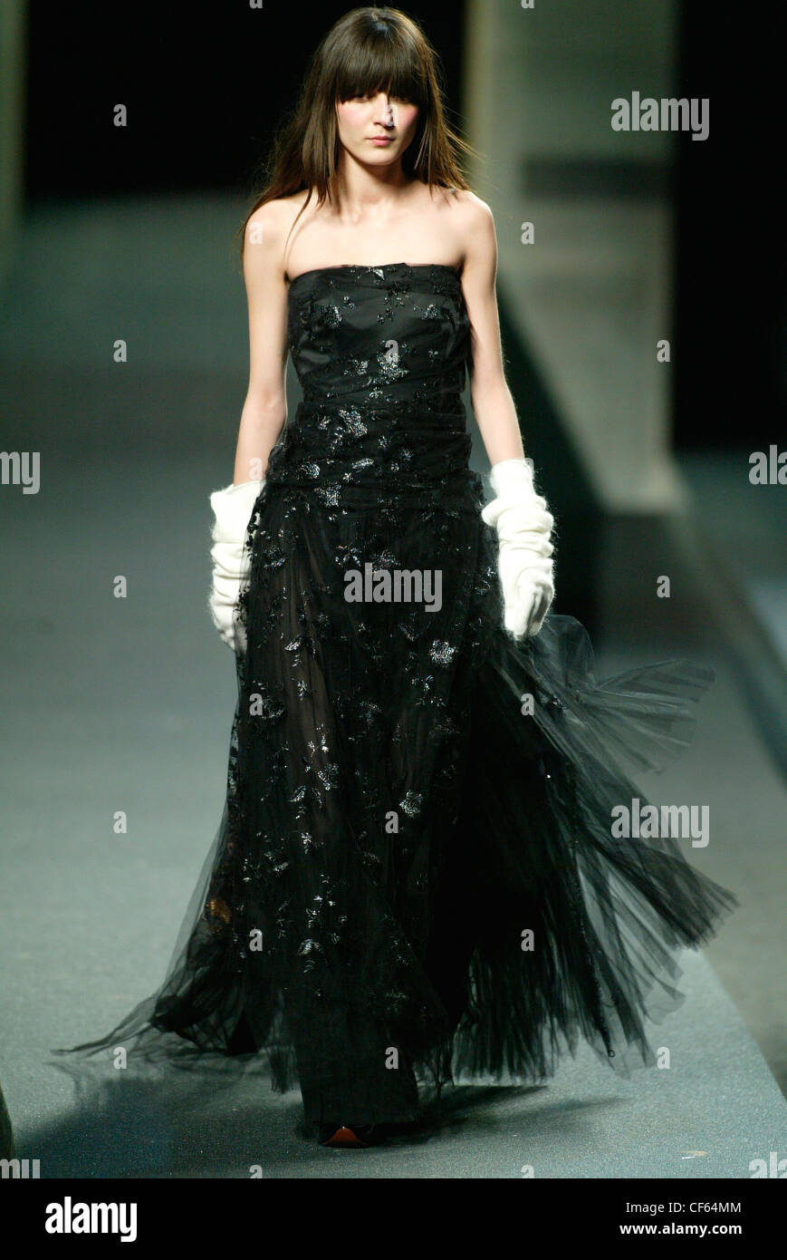 Marc Jacobs New York Ready to Wear Autumn Winter Brunette female model ...