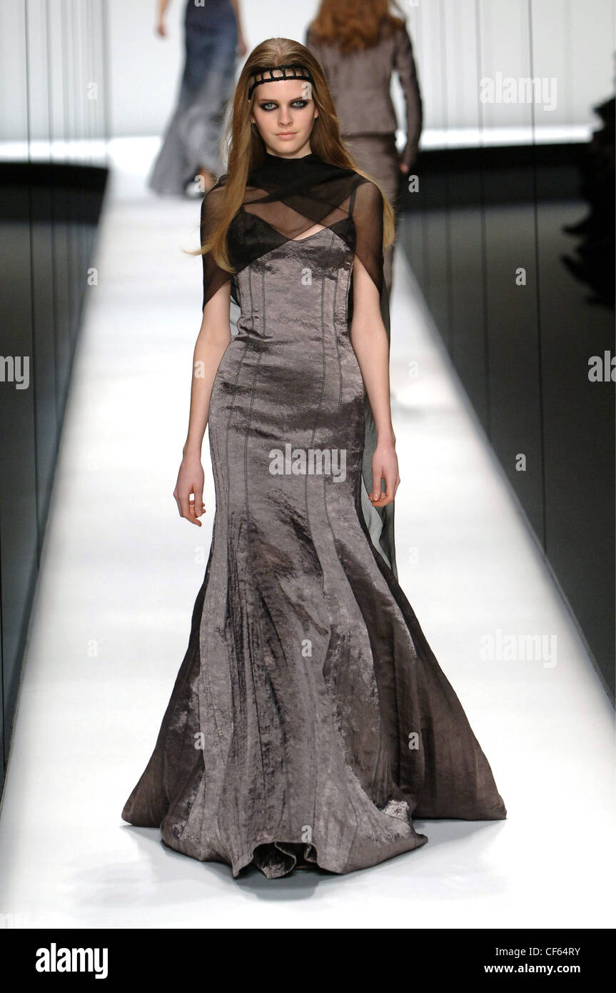 Blonde woman wearing fitted hi-res stock photography and images - Alamy