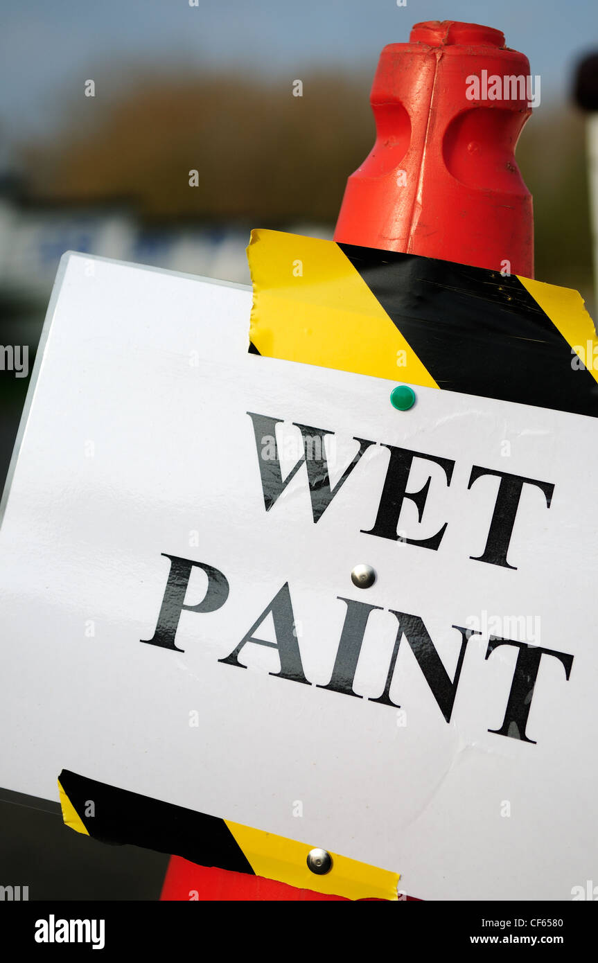 Notice wet paint hi-res stock photography and images - Alamy