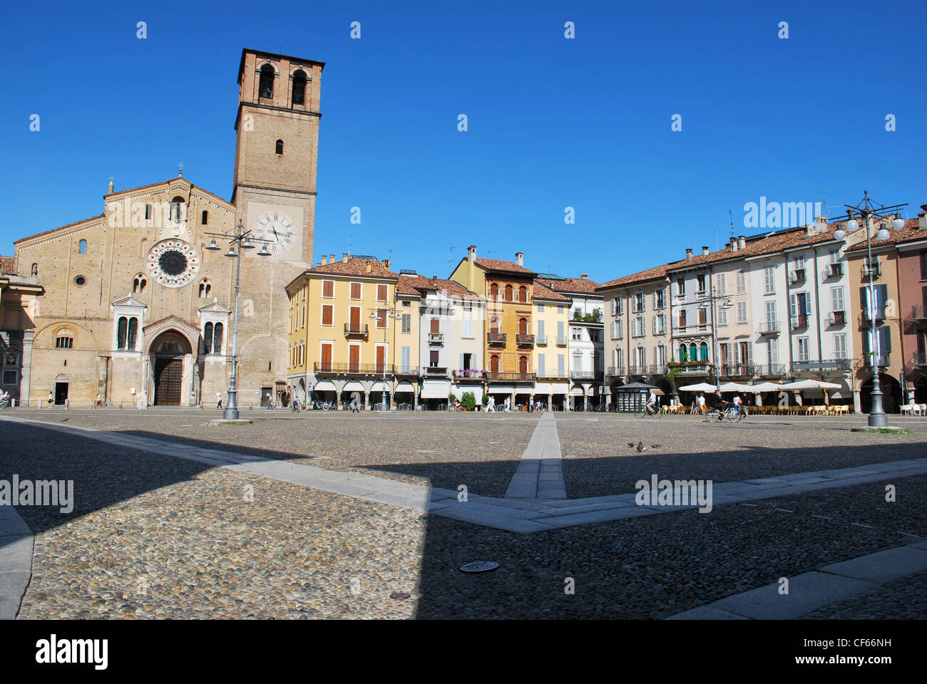 Lodi square hi-res stock photography and images - Alamy