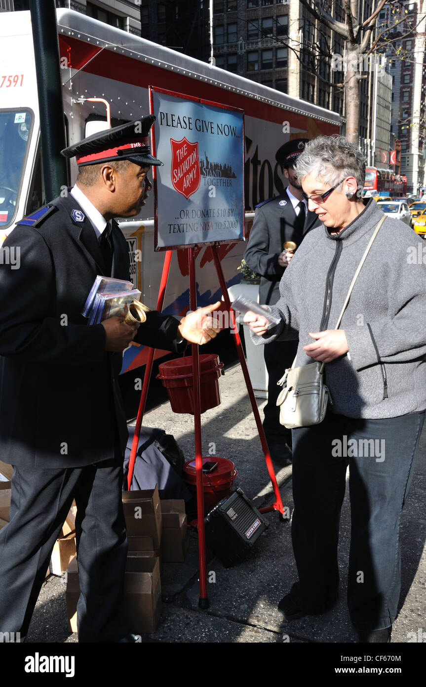 Salvation army bell ringer hi-res stock photography and images - Alamy