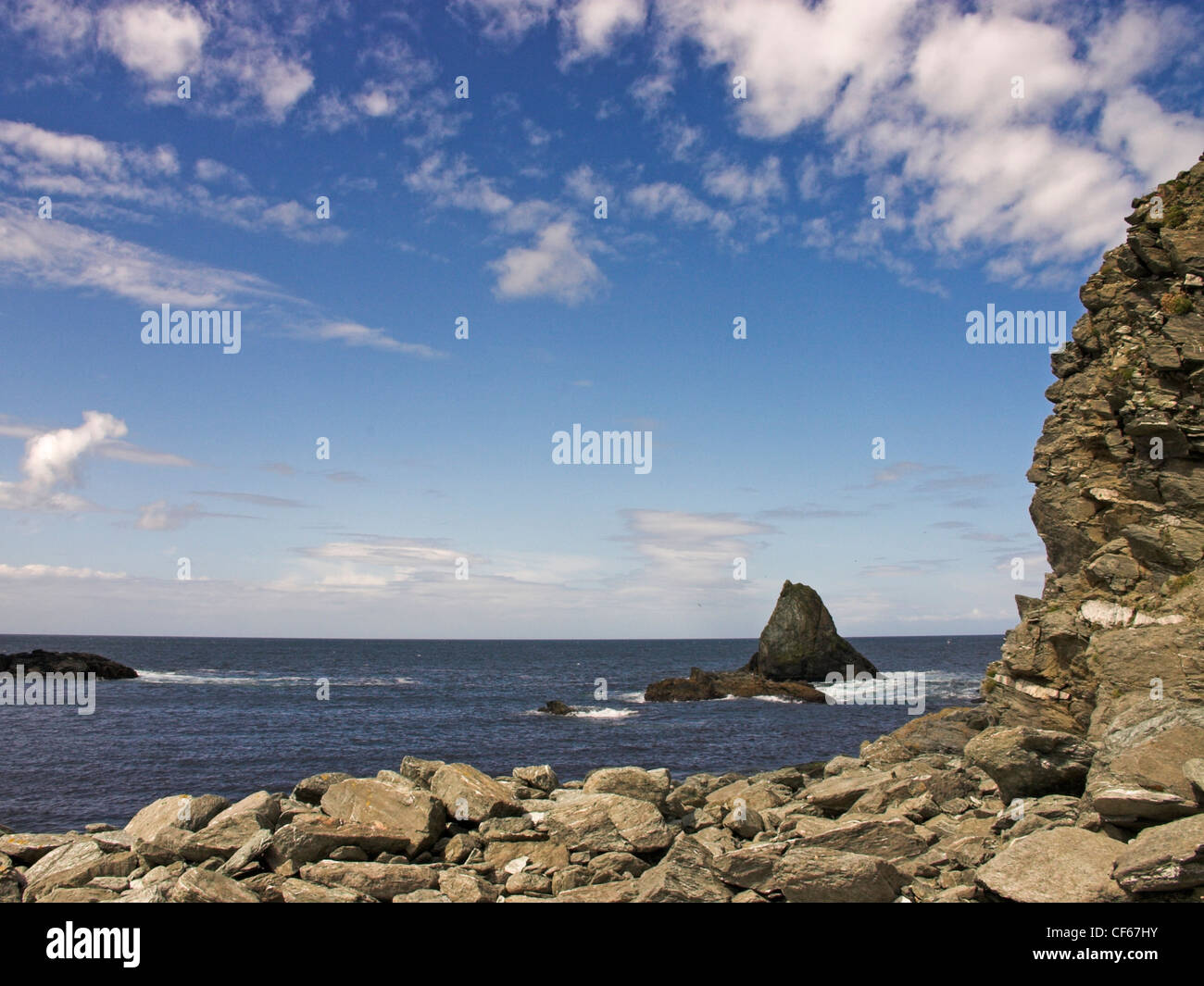 A rock stack at Fethaland on Shetland Stock Photo - Alamy