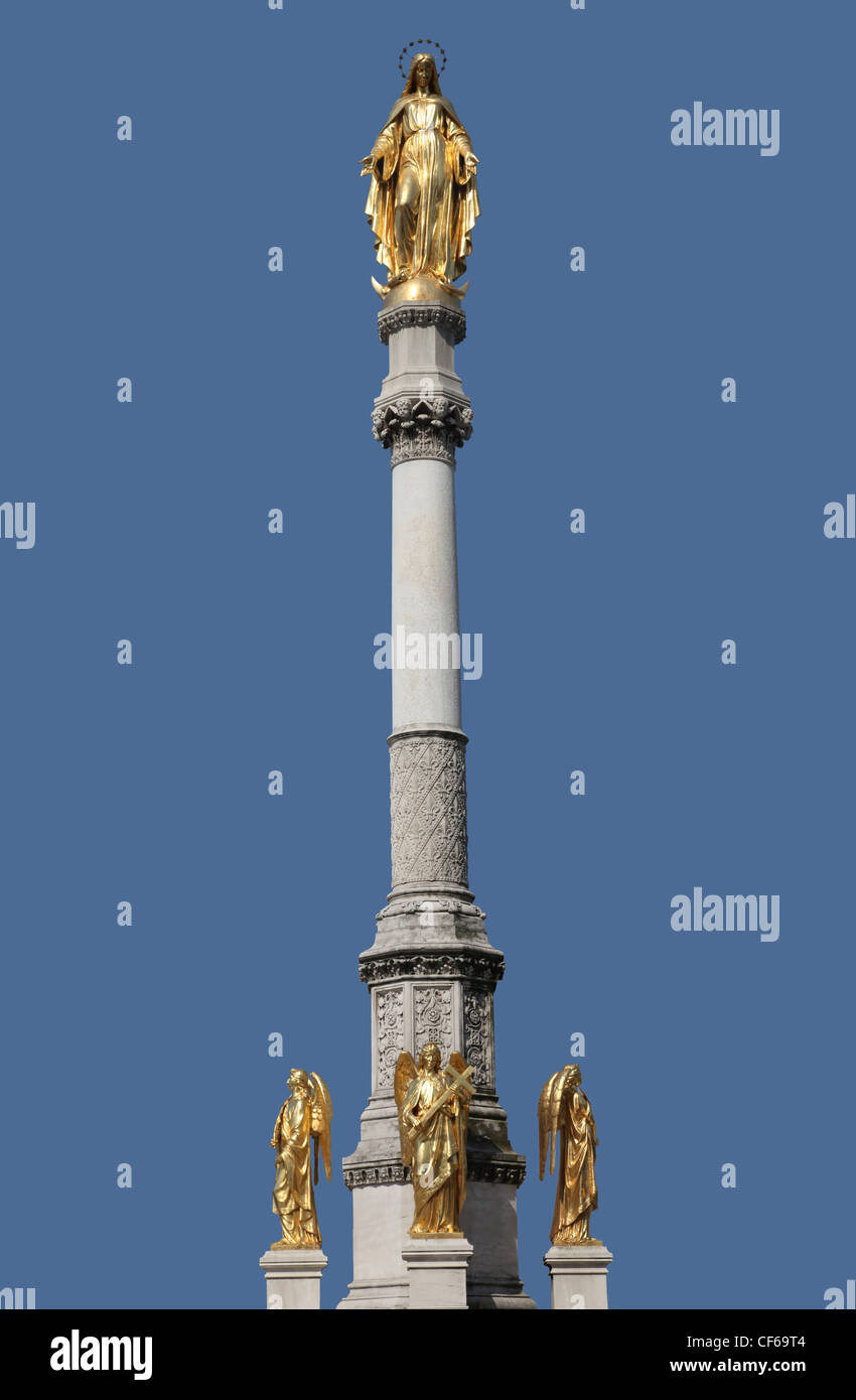 Golden statue of Virgin Mary Stock Photo - Alamy