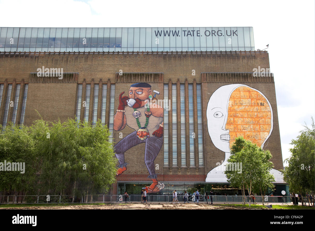 Graffiti art on the exterior of Tate Modern Stock Photo - Alamy