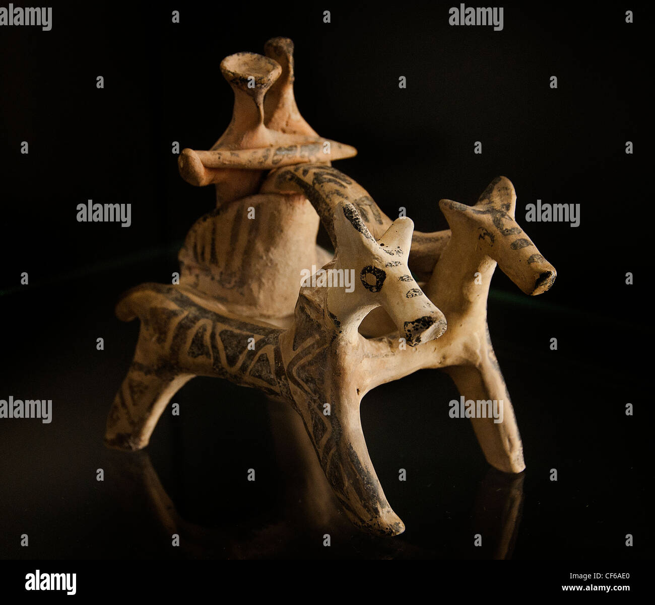 Chariot and horses sculpture hi-res stock photography and images - Alamy