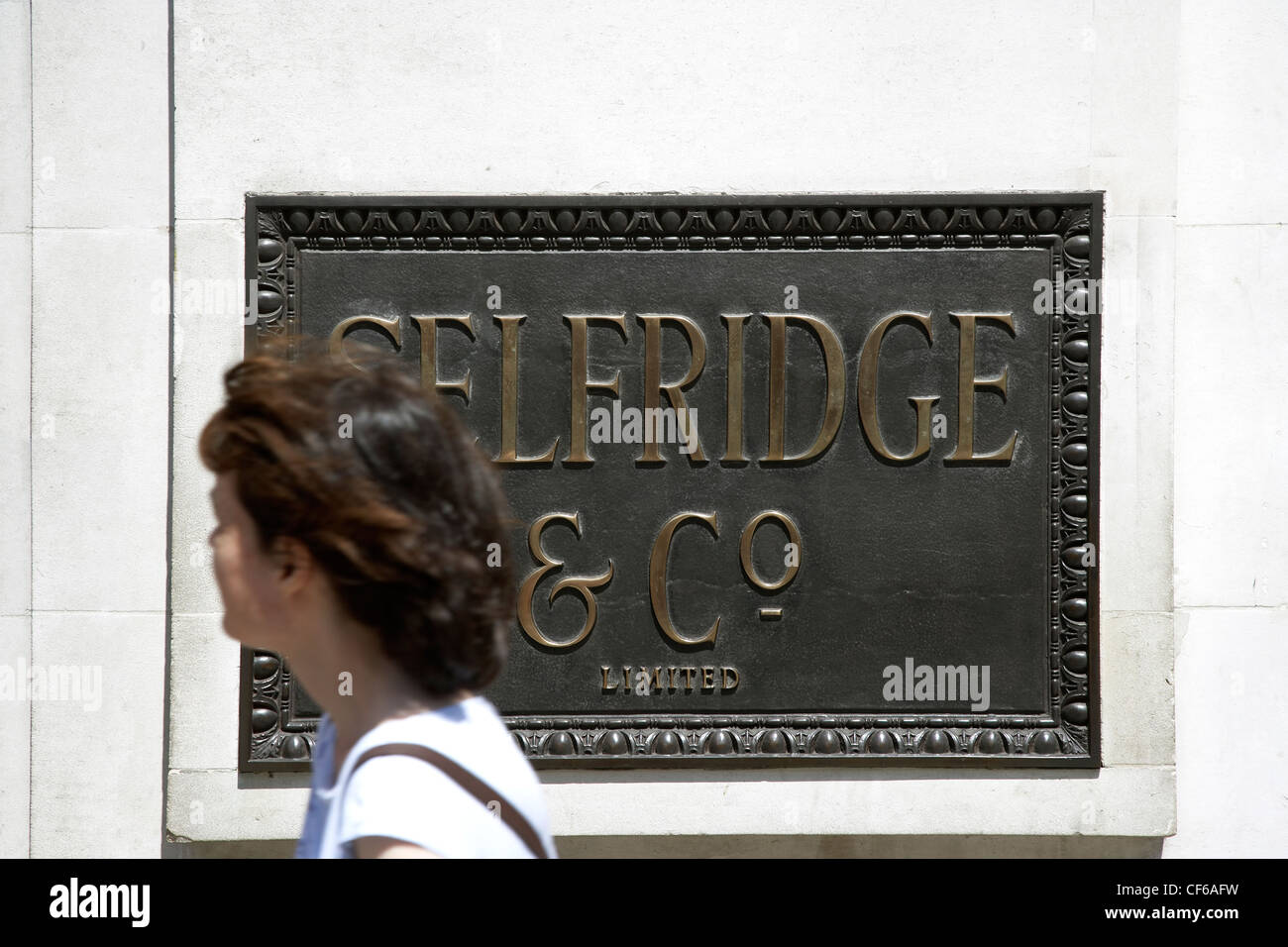 Selfridges store front hi-res stock photography and images - Alamy
