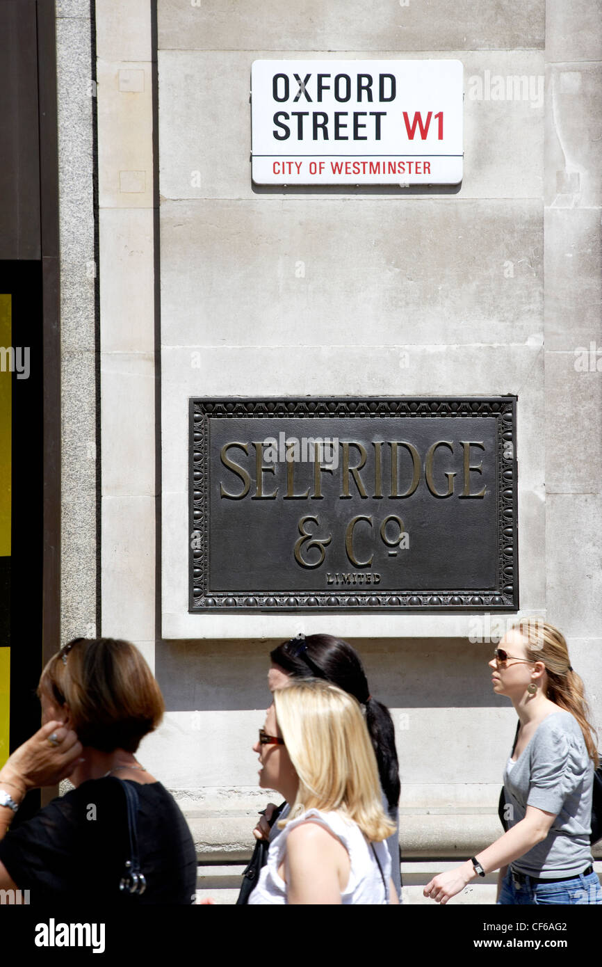 Selfridges store front hi-res stock photography and images - Alamy