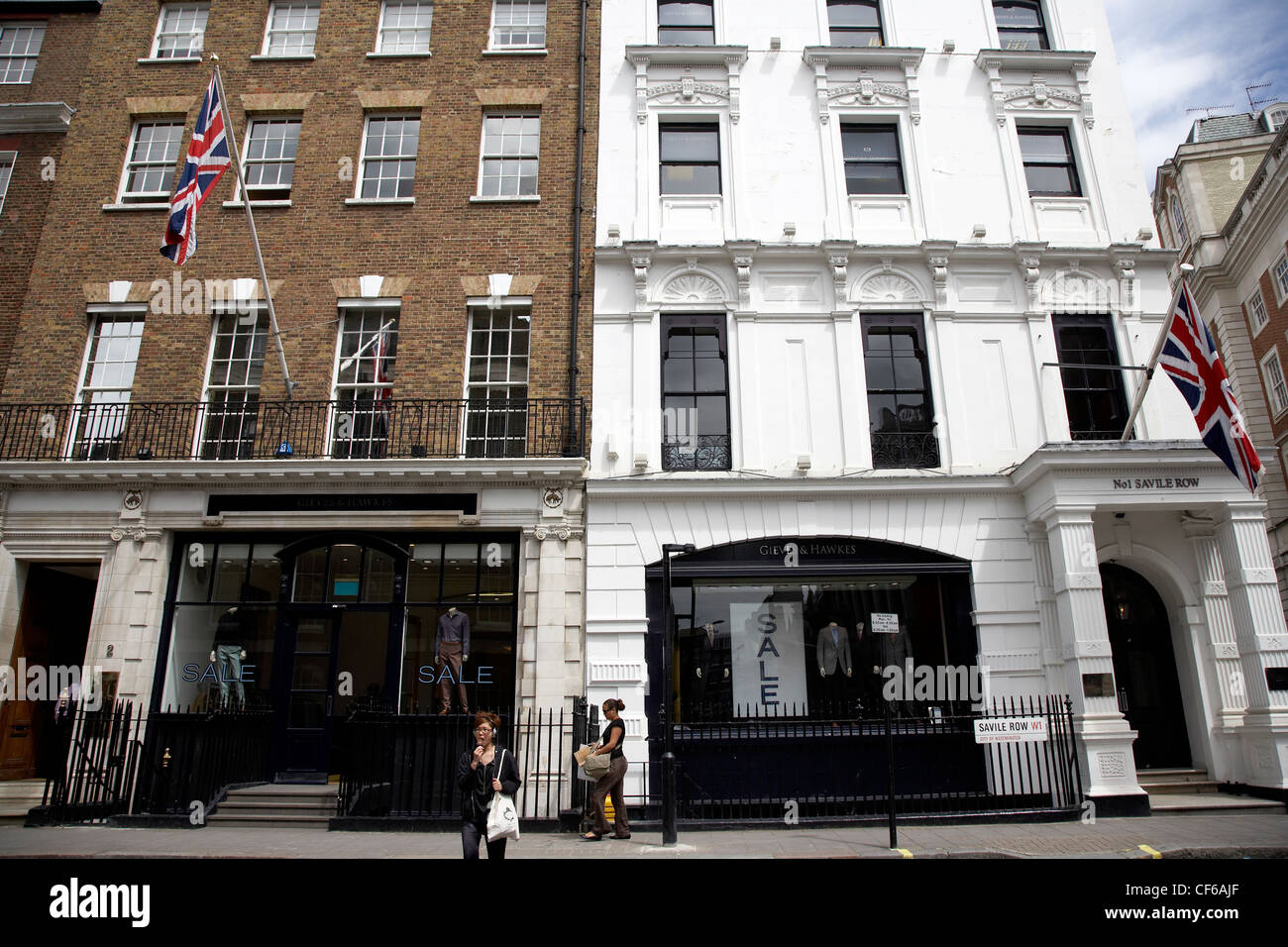 Row of shops fronts hi-res stock photography and images - Alamy