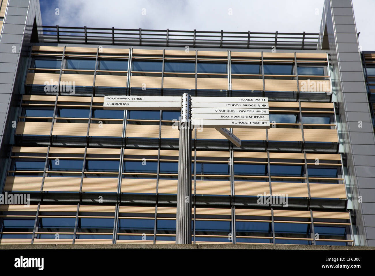 Modern signage hi-res stock photography and images - Alamy