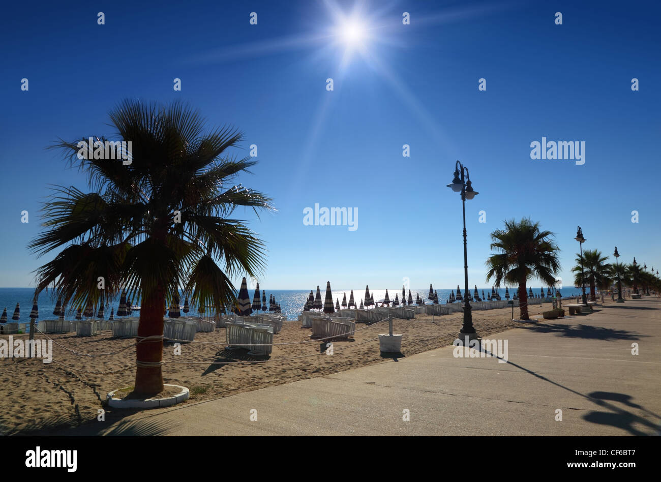 Concrete sun shade hi-res stock photography and images - Alamy