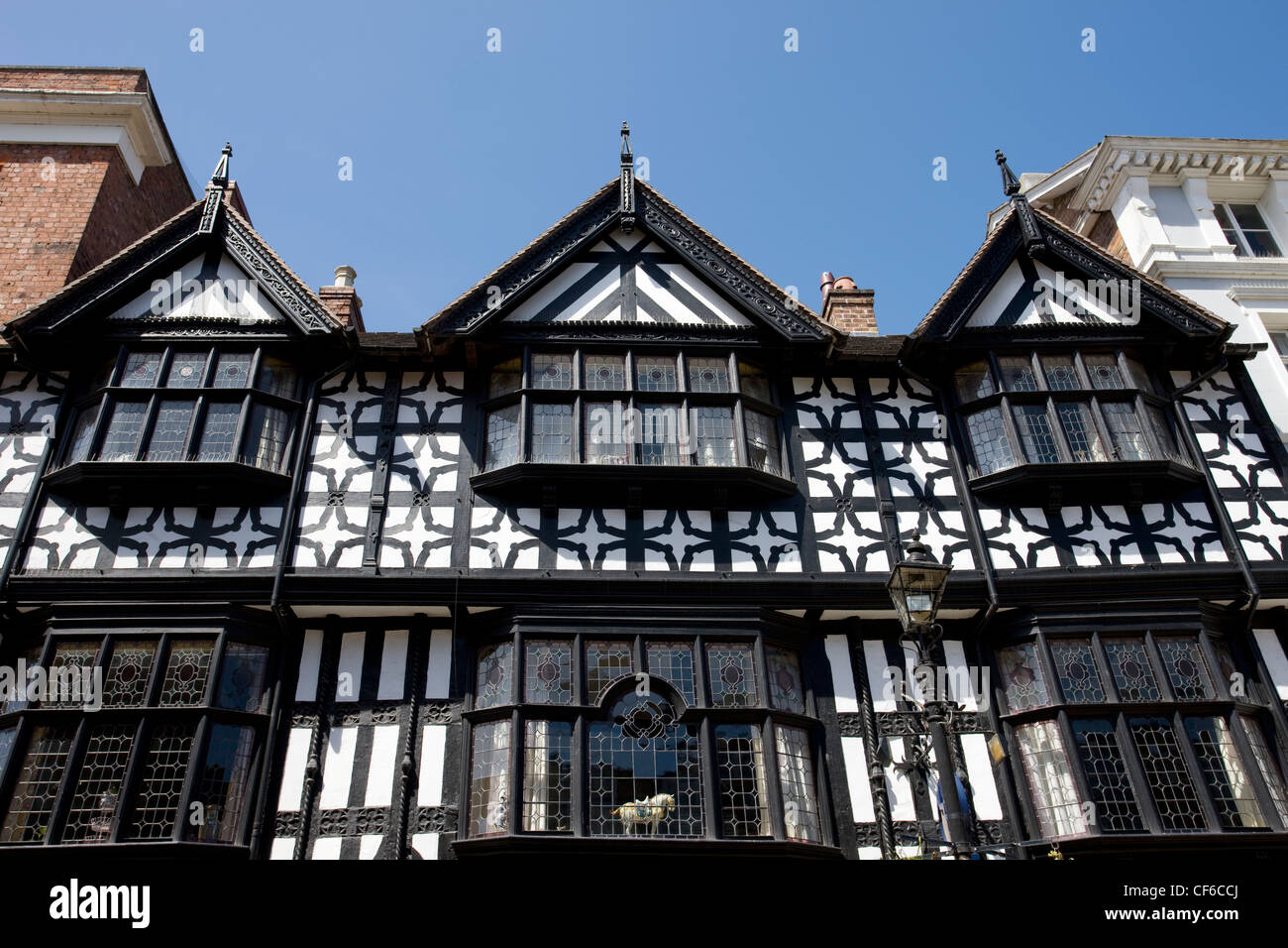Tudor architecture hi-res stock photography and images - Alamy