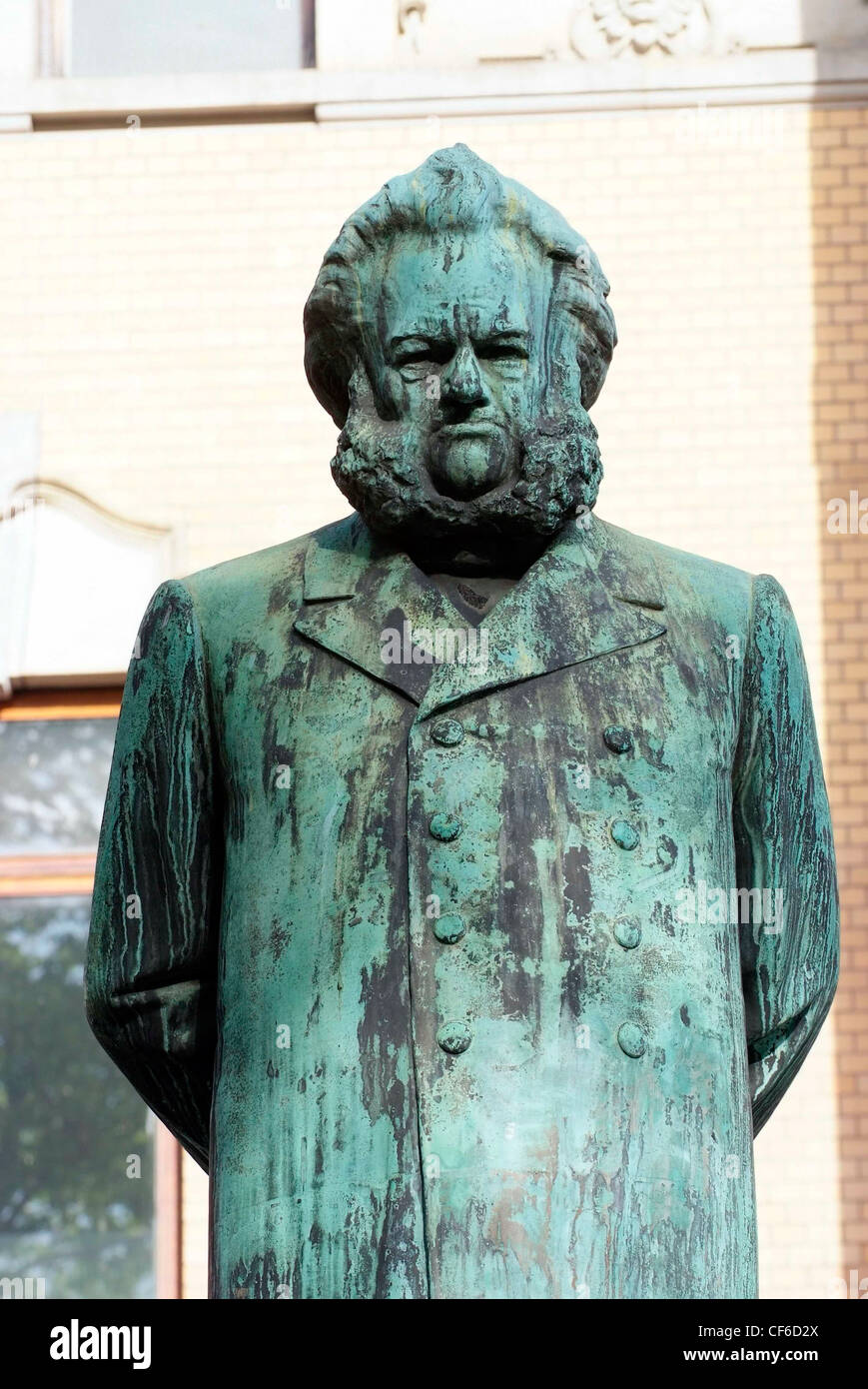NORWAY - Oslo National Theatre Henrik Ibsen bronze statue Stock Photo ...