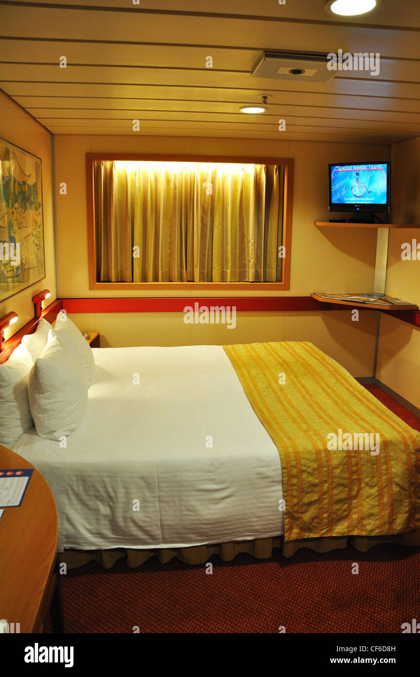 Interior cabin, Fantasy cruise ship, Carnival lines Stock Photo - Alamy
