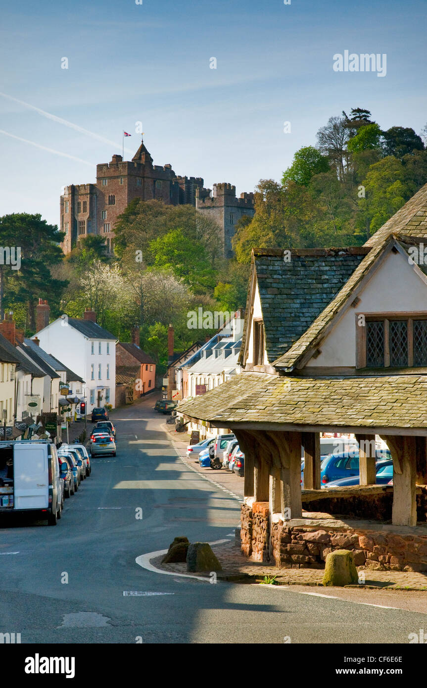 The Yarn Market, High Street and Dunster Castle Stock Photo - Alamy