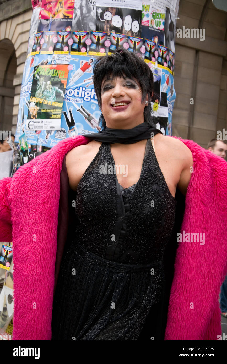 A Fringe performer at the Edinburgh Festival Stock Photo - Alamy