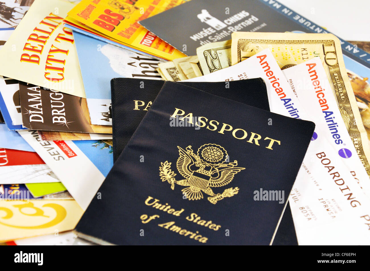 Us visa documents hi-res stock photography and images - Alamy