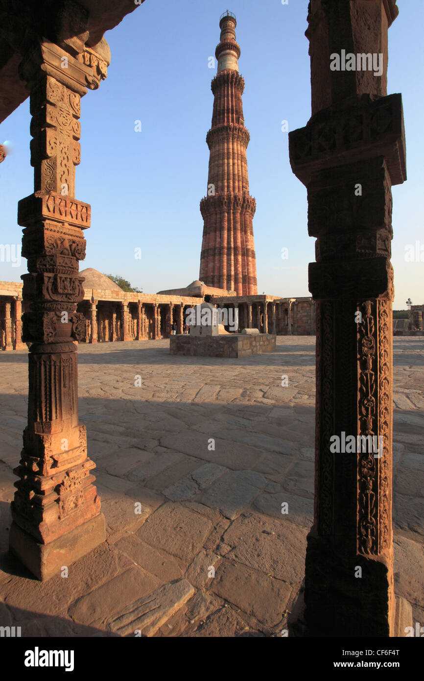 Mosque minar hi-res stock photography and images - Alamy
