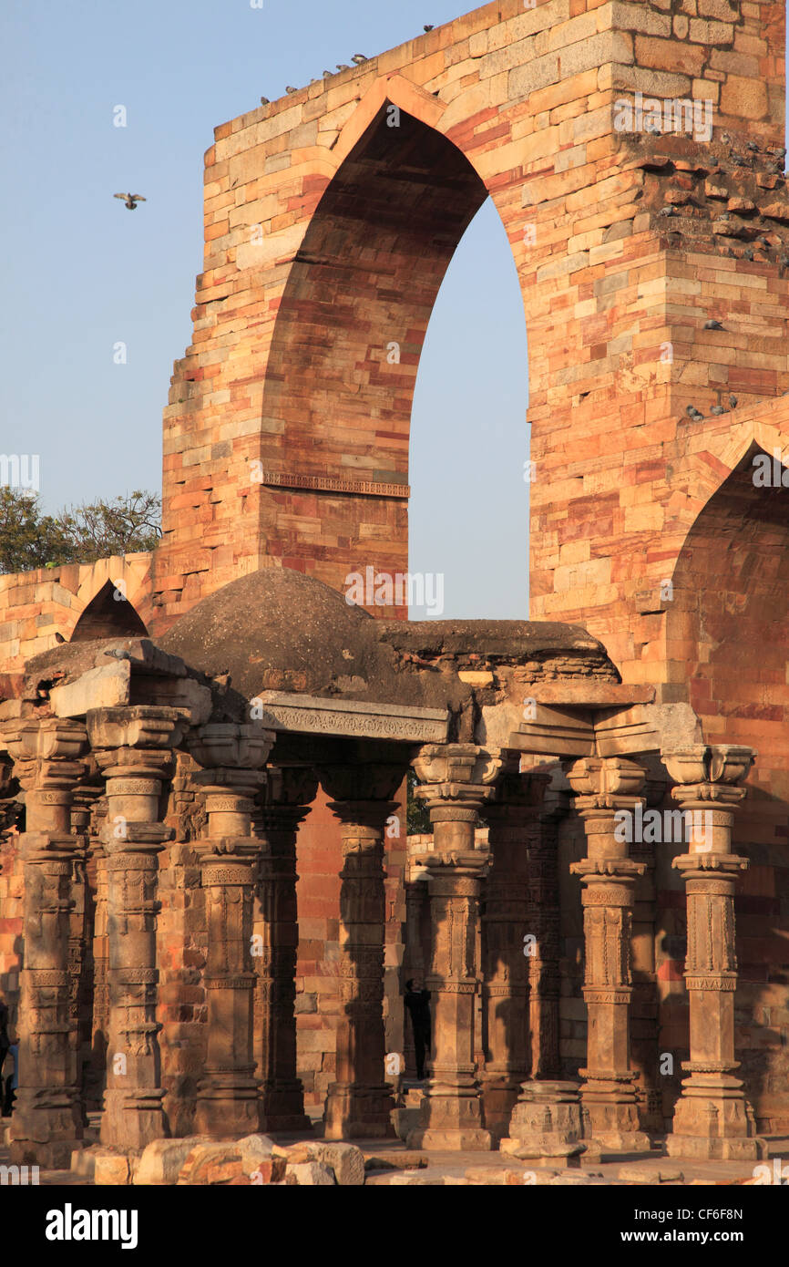 India, Delhi, Qutb Complex, archway, ruins Stock Photo - Alamy