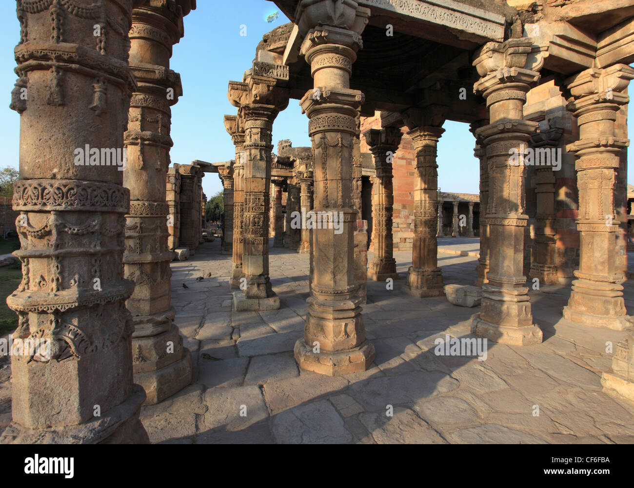 India qutb mosque hi-res stock photography and images - Alamy