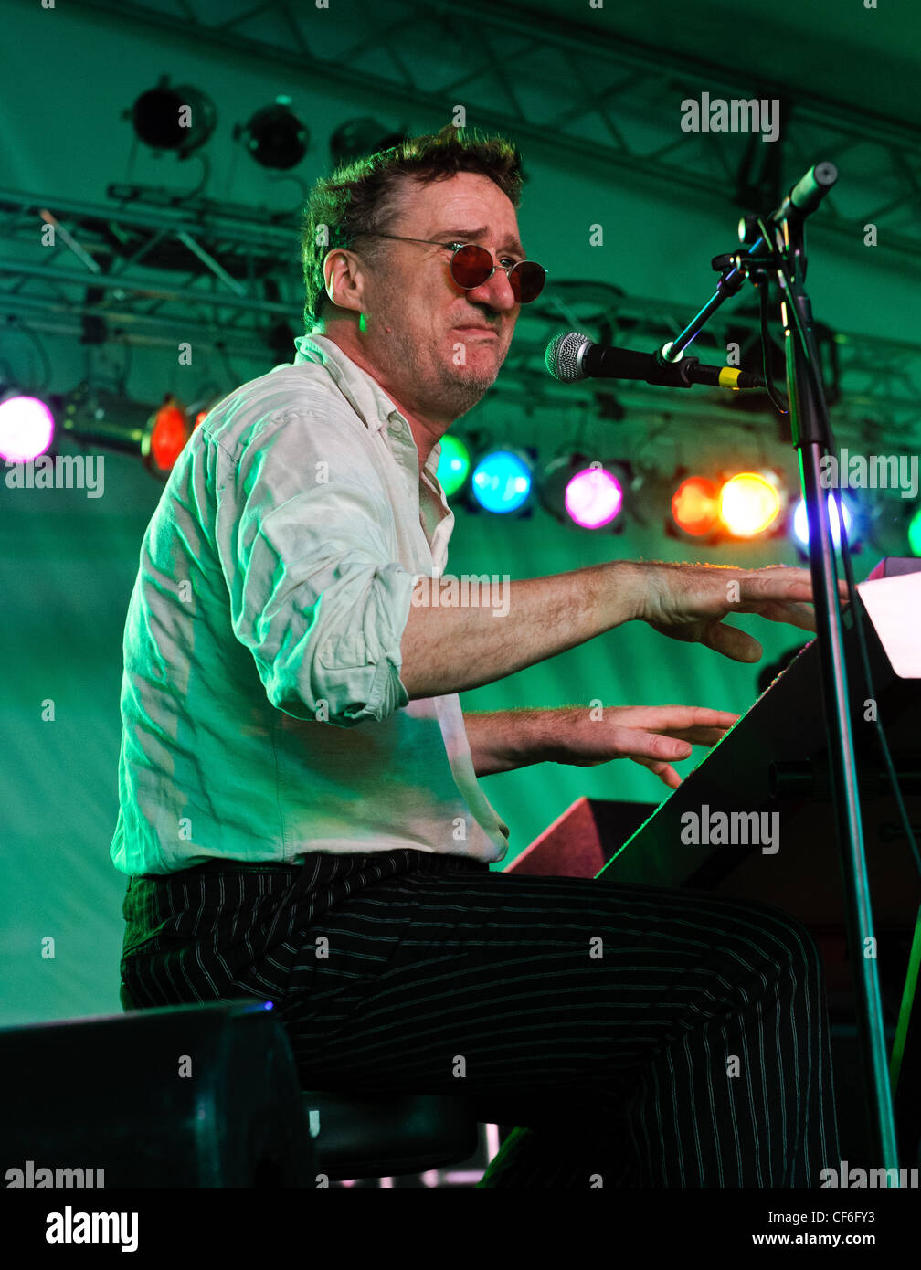 Piano and drums hi-res stock photography and images - Alamy