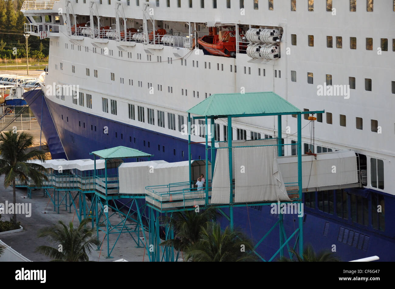 Cruise ship gangway entrance hi-res stock photography and images - Alamy
