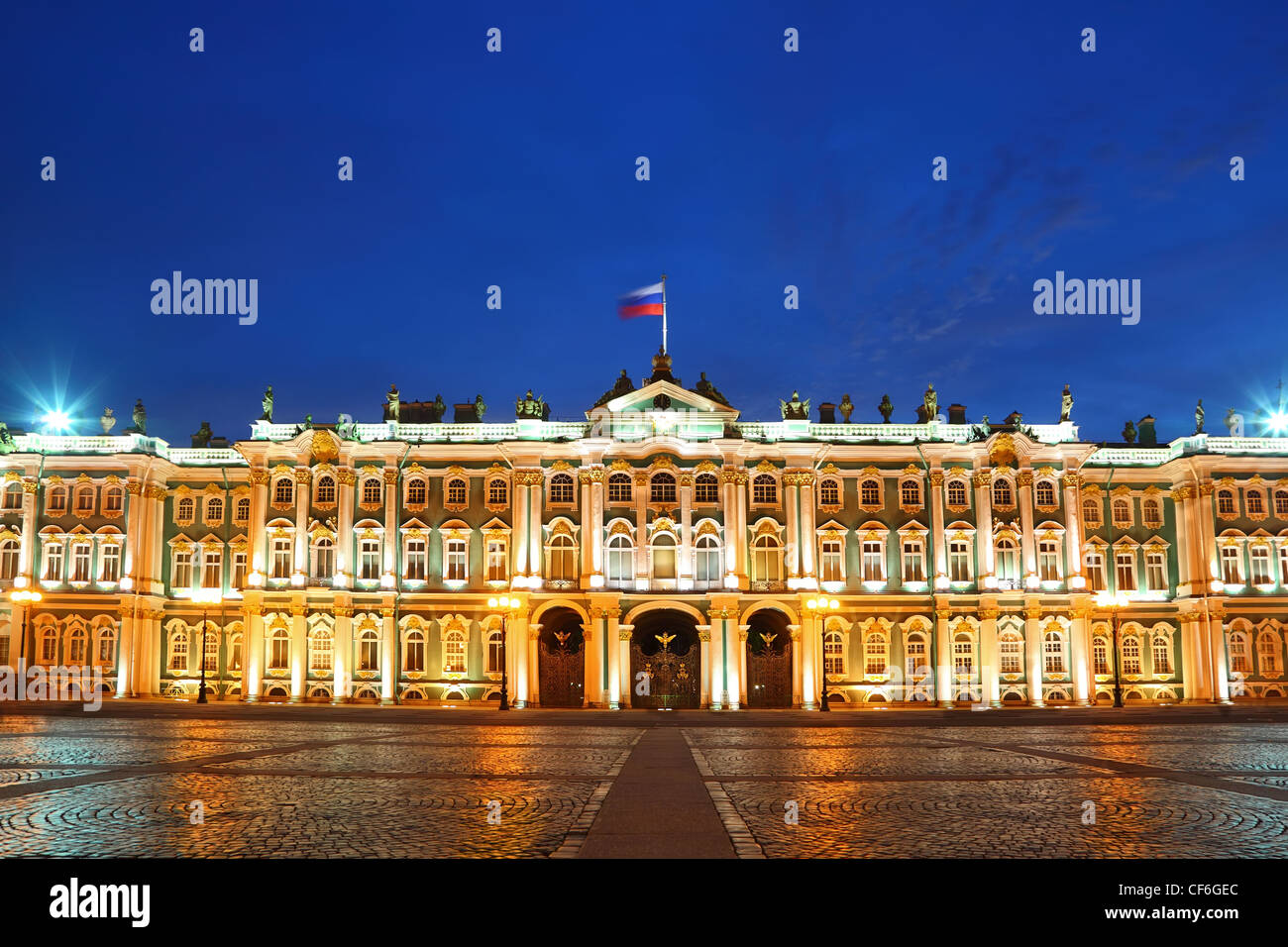 Palace square in leningrad hi-res stock photography and images - Alamy