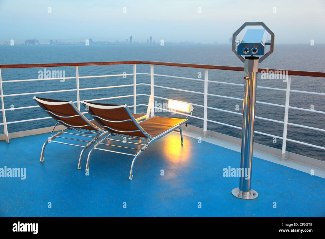 Cruise ship lounge chair hi-res stock photography and images - Alamy