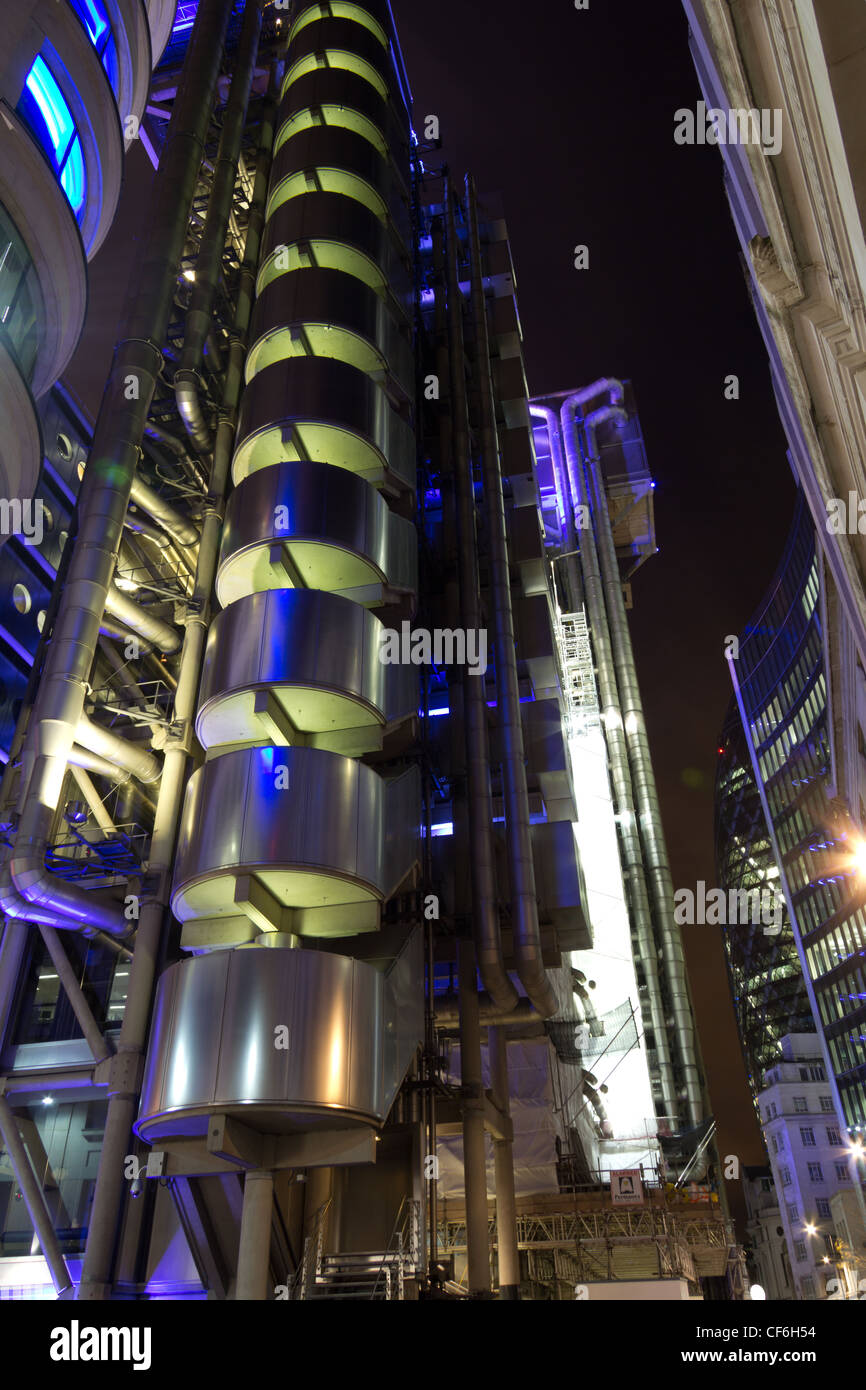 Office Building London Perspective Stock Photos & Office Building ...