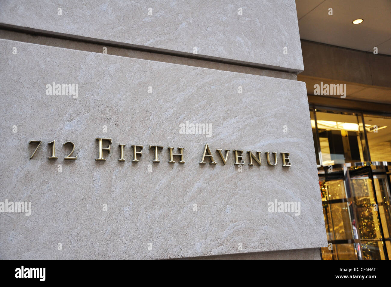 Fifth avenue sign, New York, USA Stock Photo - Alamy
