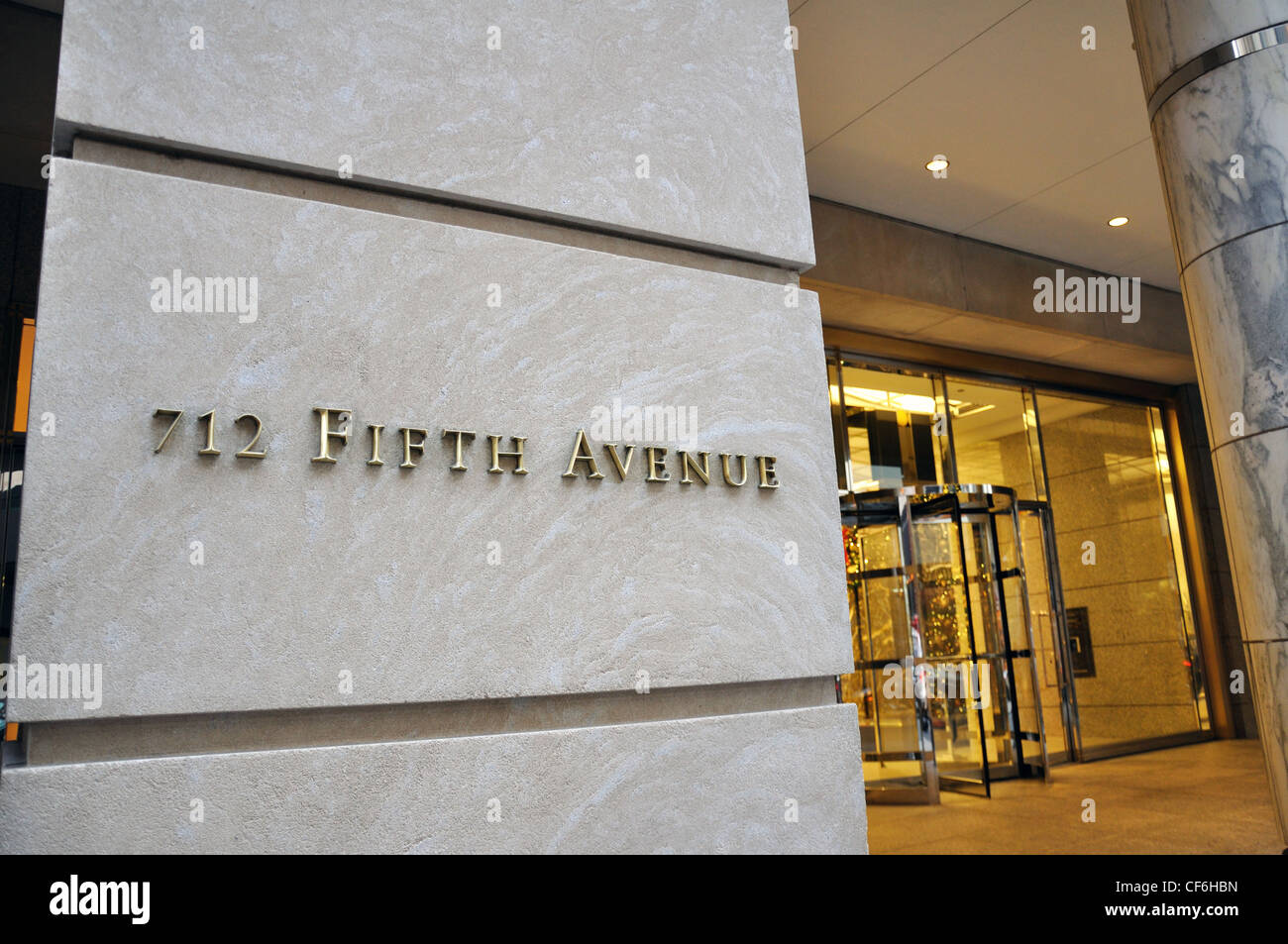Fifth avenue sign, New York, USA Stock Photo - Alamy