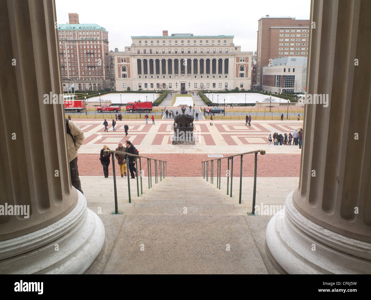 Alma Mater sculpture at Low Memorial Library at Columbia University ...