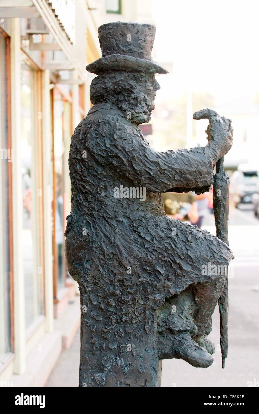 NORWAY Oslo Henrik Ibsen statue. Ibsen Museum Stock Photo - Alamy