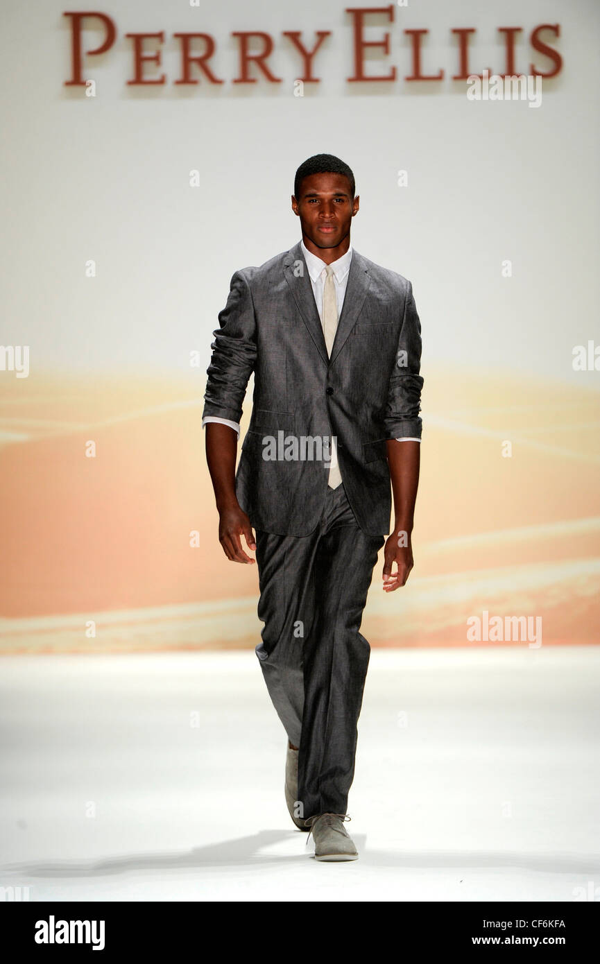 Perry Ellis New York Ready to WearSpringSummer 2012 Stock Photo - Alamy