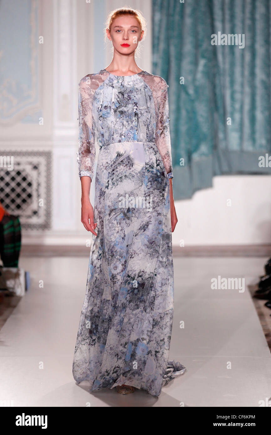 Erdem London Ready to WearSpringSummer 2012 Stock Photo - Alamy