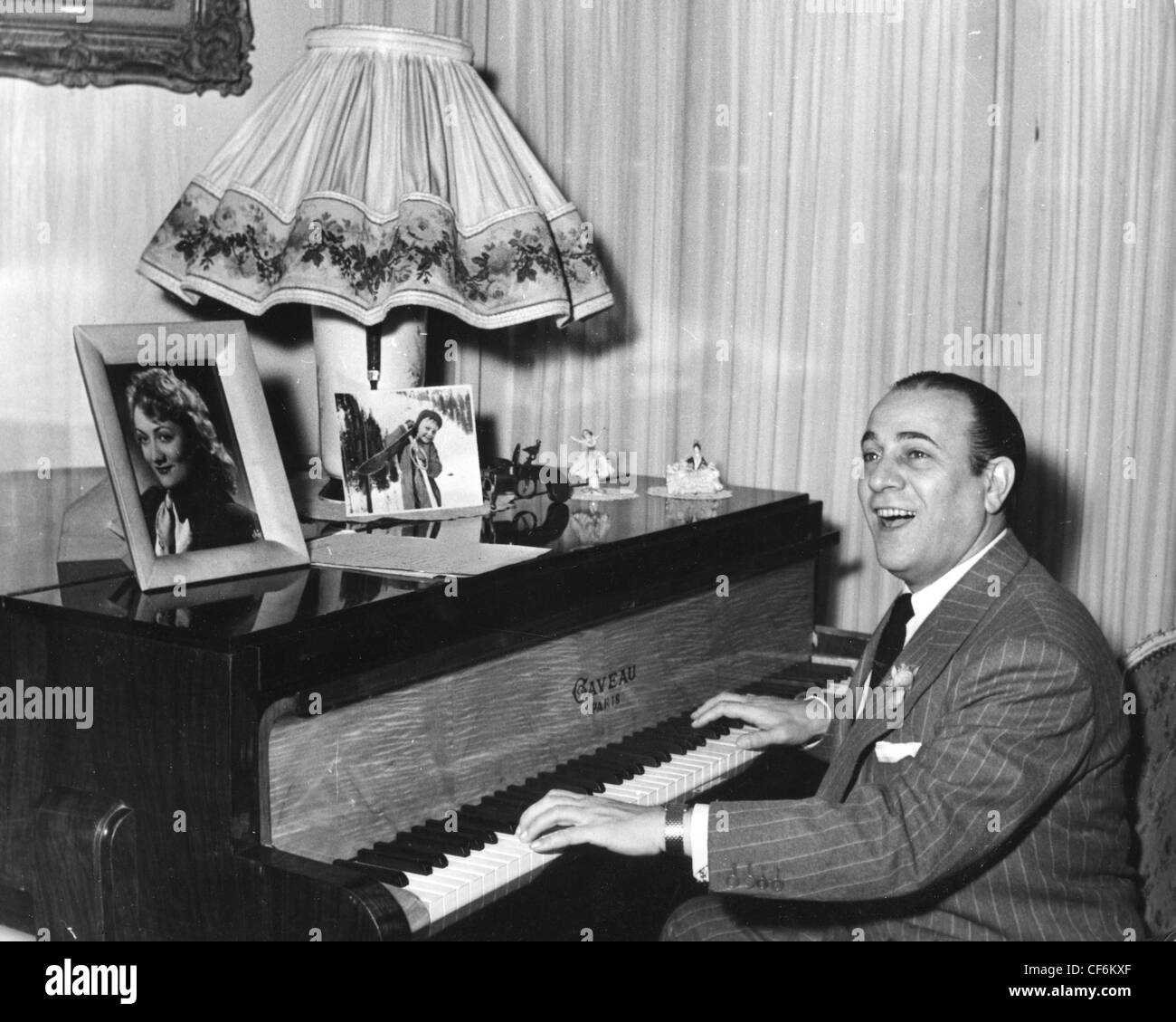 TINO ROSSI (1907-1983) French singer and film actor Stock Photo - Alamy