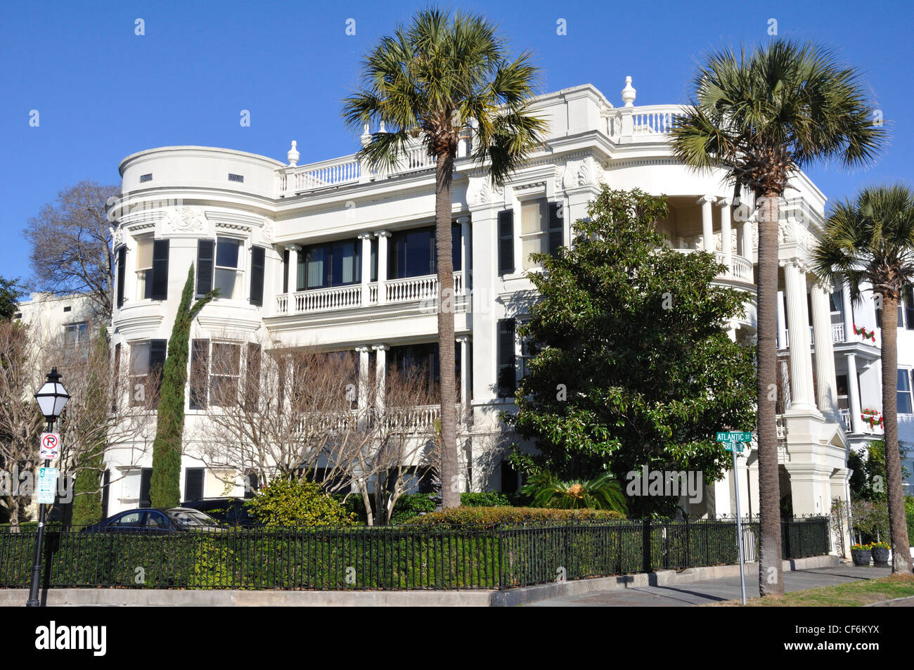 Mansion overlooking harbor in historic Charleston, South Carolina Stock ...