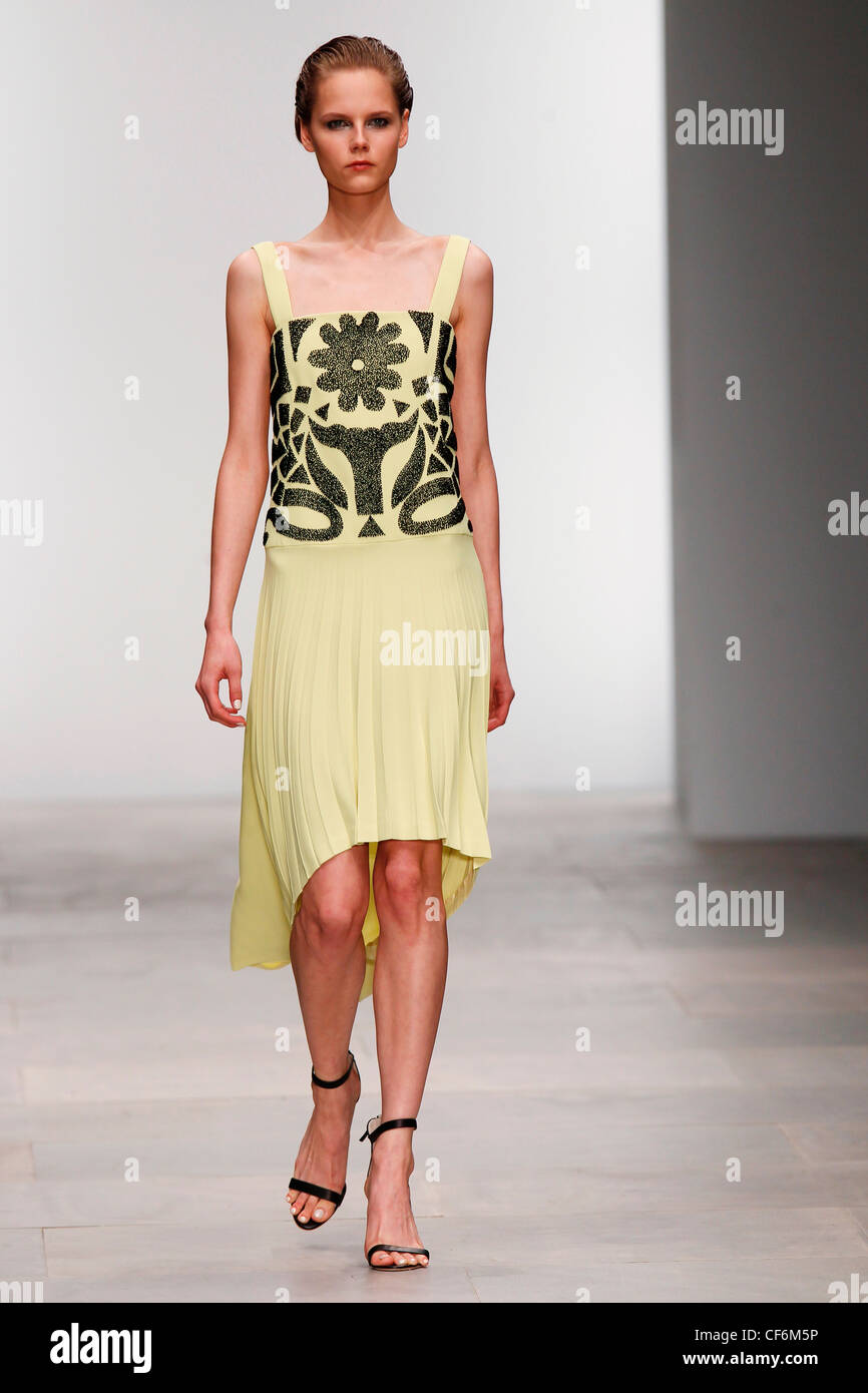 Osman catwalk show hi-res stock photography and images - Alamy