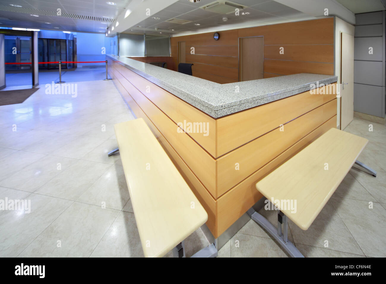 Reception clock hi-res stock photography and images - Alamy