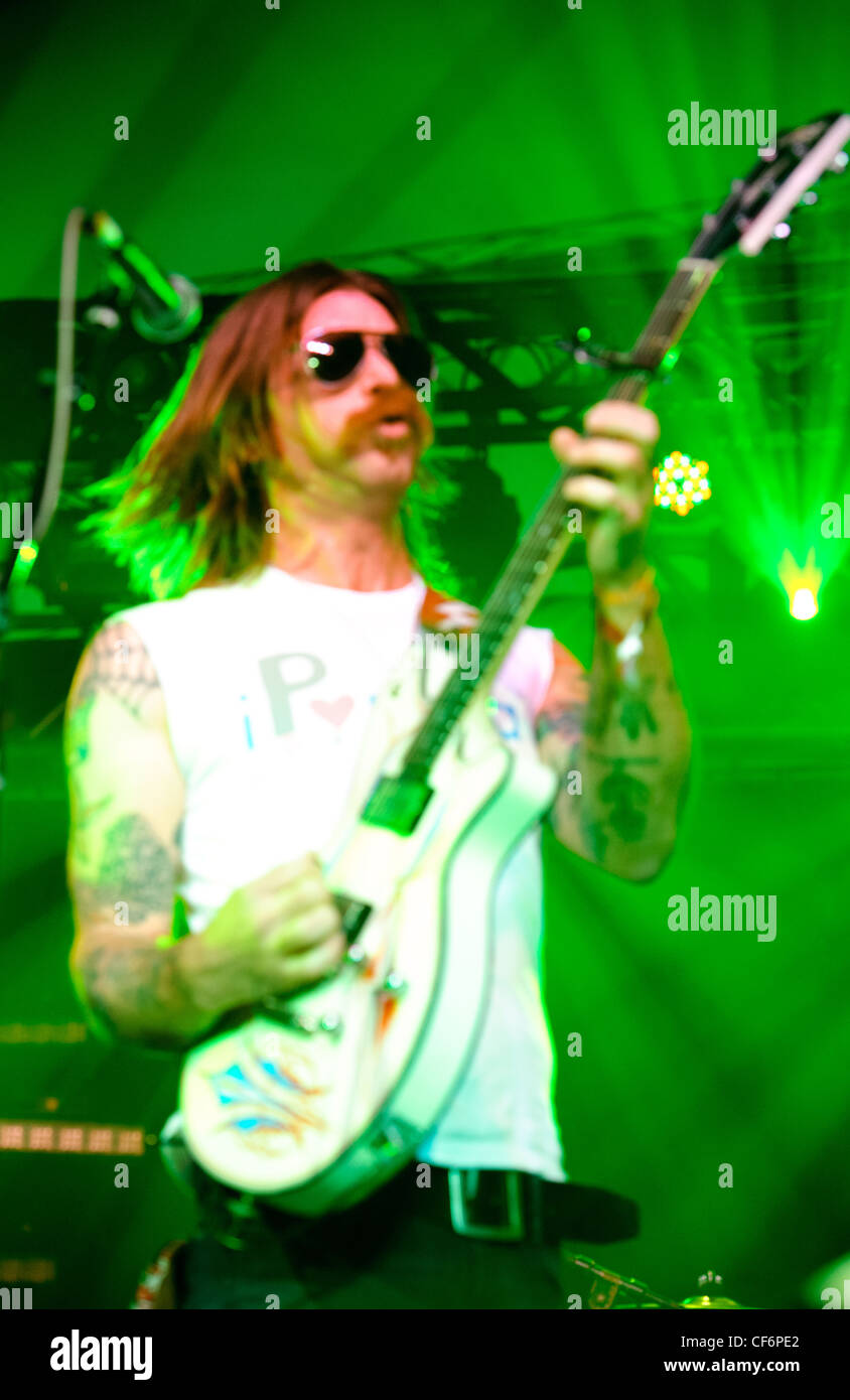 Eagles of Death Metal playing at Voodoo Festival 2010 in New Orleans ...