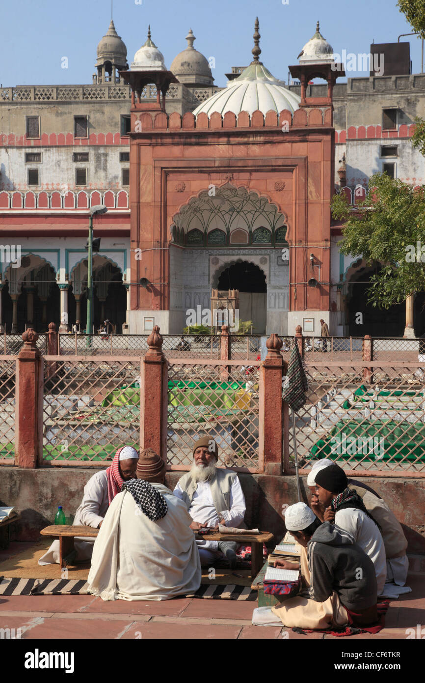 India, Delhi, Fatehpuri Masjid, mosque, people Stock Photo - Alamy