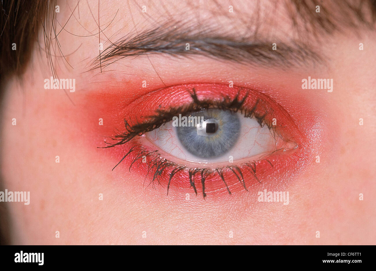 Backstage at Elsbeth Gibson London Ready to Wear S S Detail eye model ...