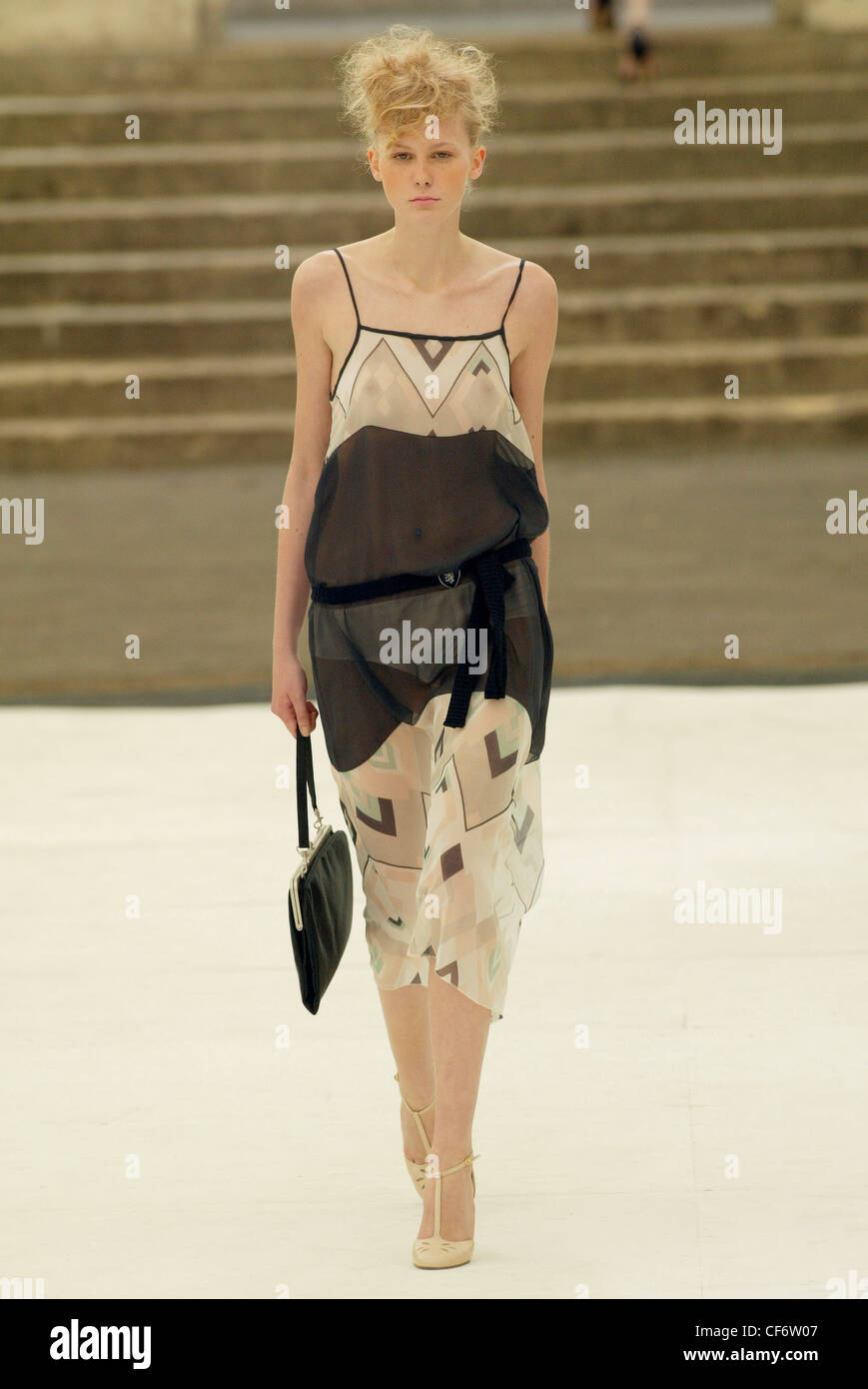 Pringle London Fashion Ready to Wear Spring Summer Stock Photo - Alamy