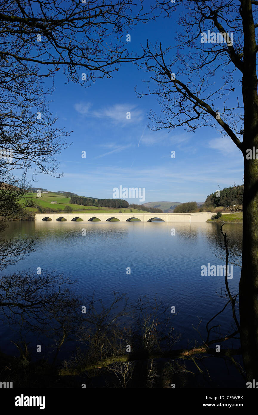 Ashopton bridge viaduct ladybower dam upper derwent valley derbyshire ...