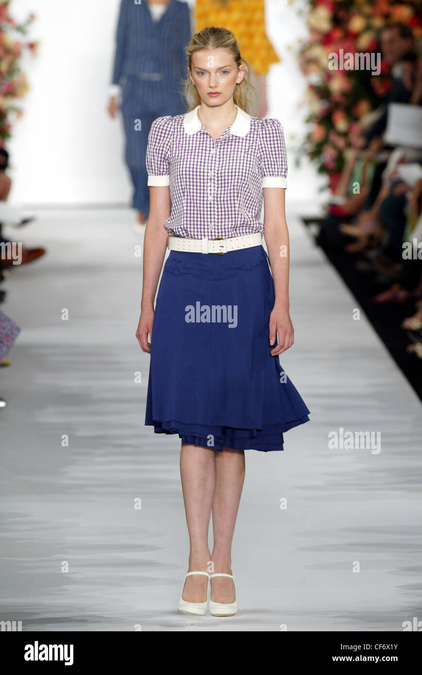 Marc Jacobs New York Ready To Wear Spring Summer Model blonde hair off ...