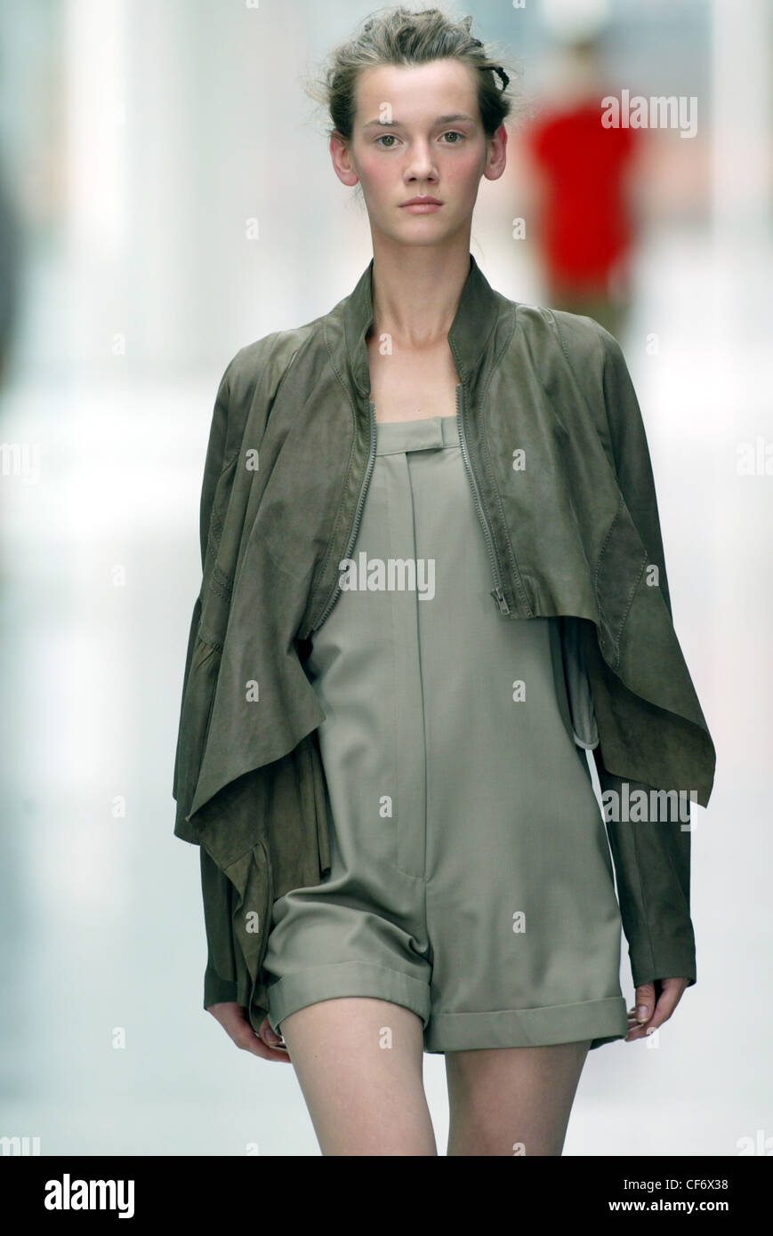 Preen London Ready To Wear Spring Summer Model brunette hair off face ...