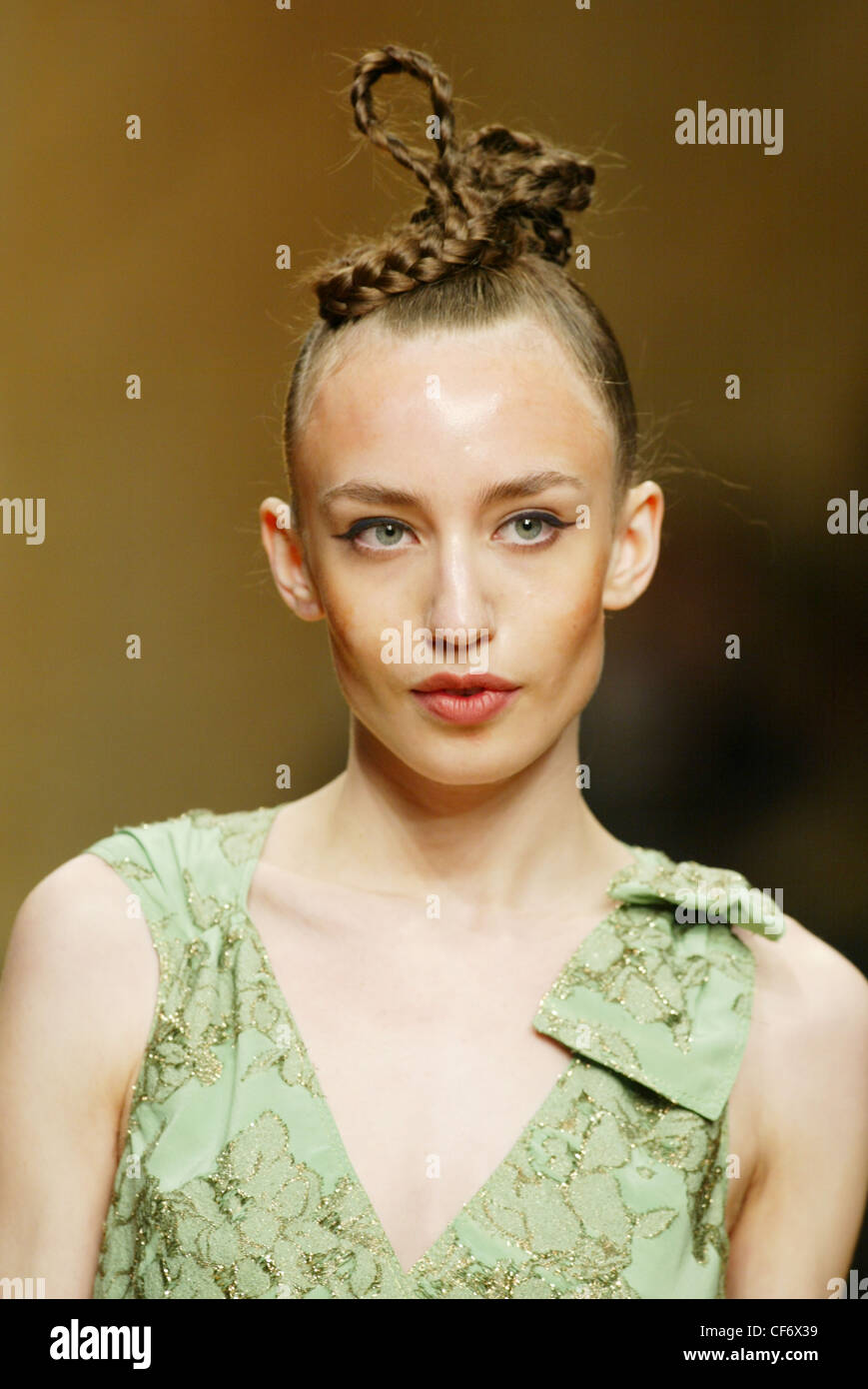 Model Elizabeth Jagger High Resolution Stock Photography and Images - Alamy