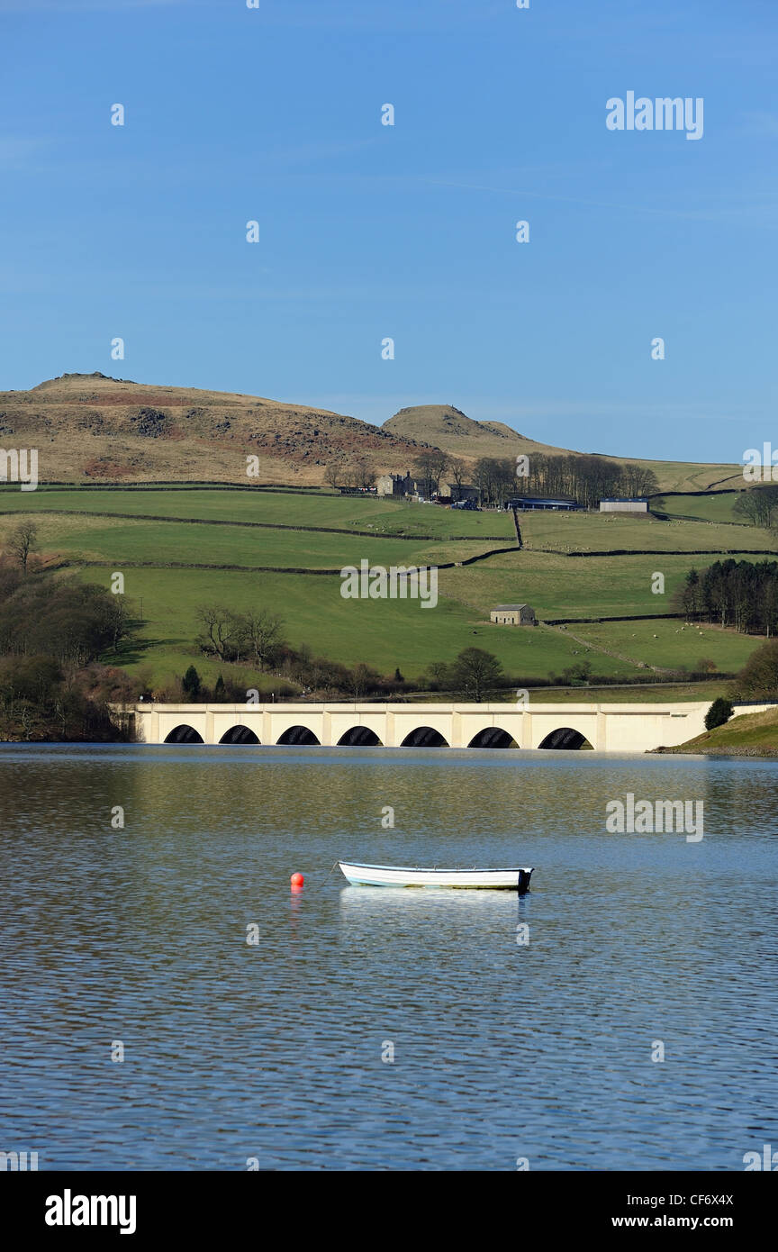Ashopton bridge viaduct ladybower dam upper derwent valley derbyshire ...