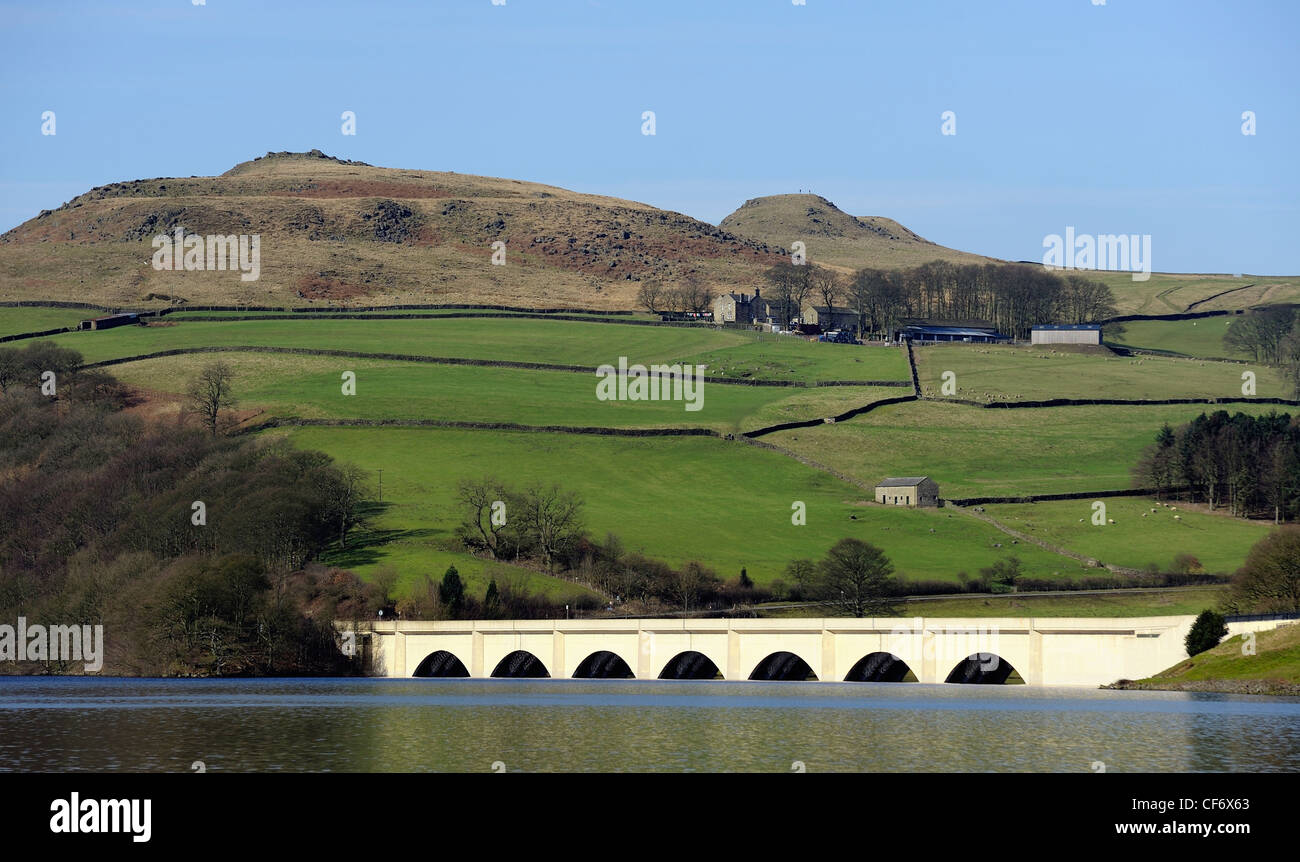 Ashopton bridge viaduct ladybower dam upper derwent valley derbyshire ...